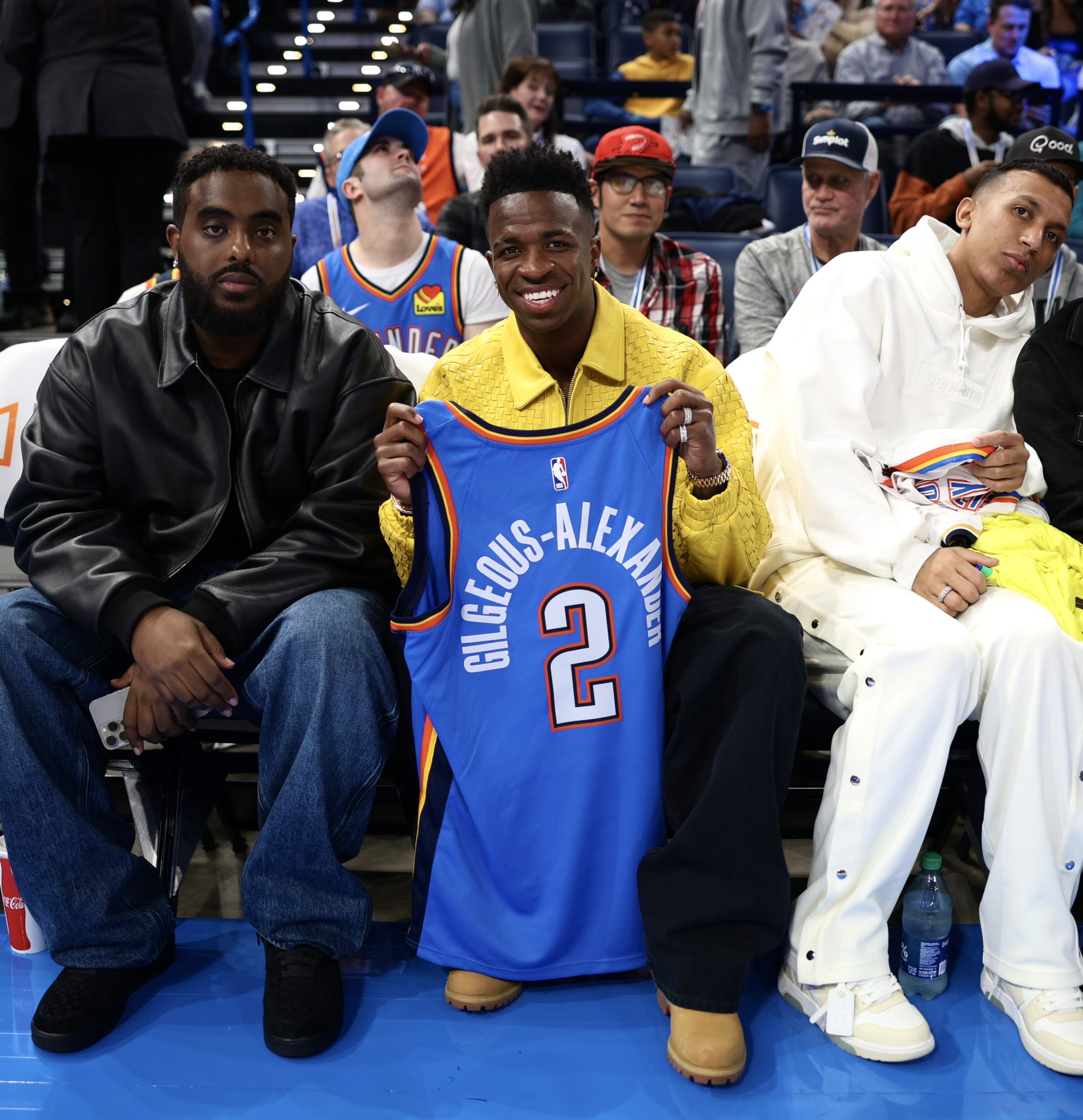 Astro do Real Madrid, Vini Jr. acompanha jogo da NBA entre Thunder e ...