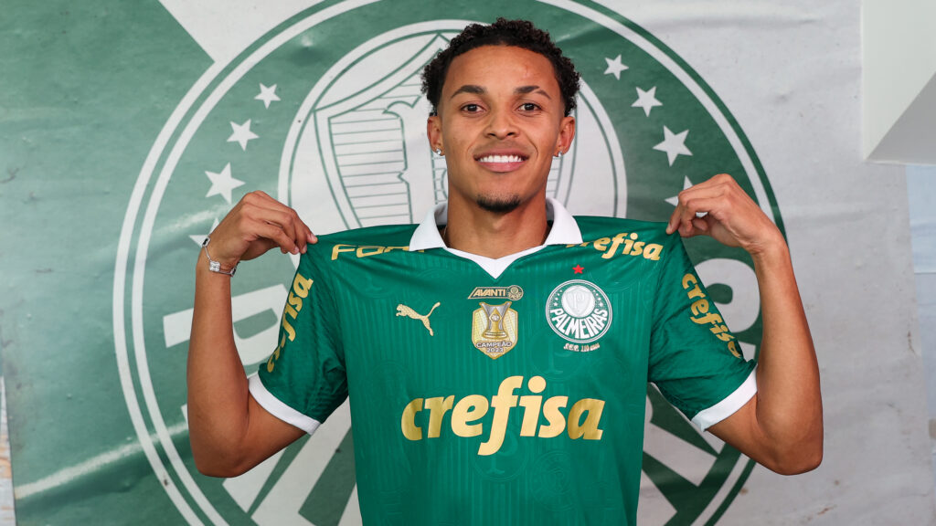 Palmeiras oficializa a contratação do atacante Lázaro - Gazeta Esportiva